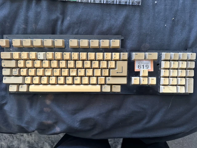 COMMODORE AMIGA A500 Uk Keyset Complete Set Of Keys Has Yellowing 619 £ ...