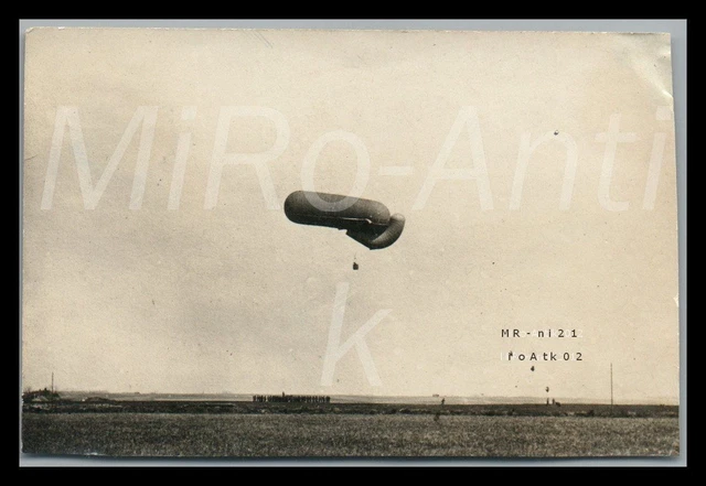 FOTO, NACHL. FLIEGERING.PELLETIER, Sperrballon über Flugplatz, L319L ...