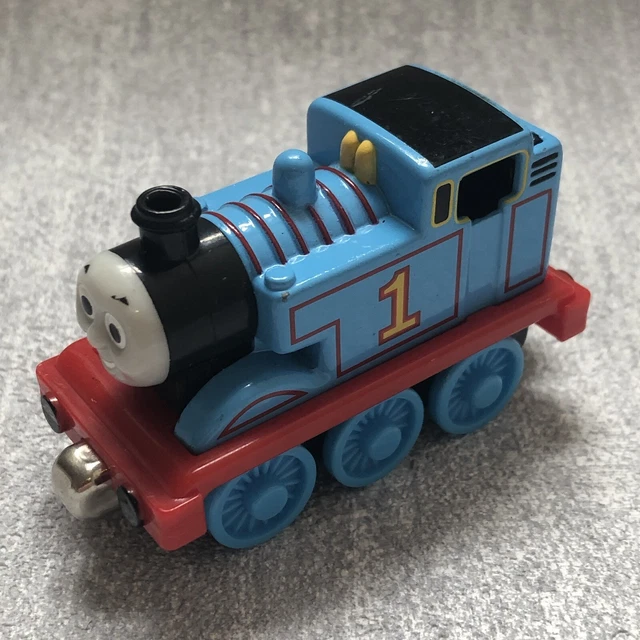 THOMAS THE TANK Engine Train Take N Play Diecast Gullane 2002 Magnetic ...