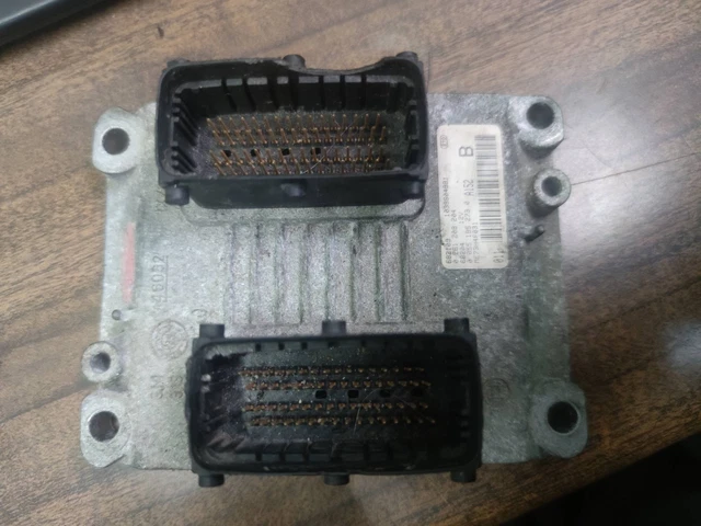 0261208204 UNITÀ DI Controllo Motore Uce FIAT STILO 1.9 D MULTIJET 2006 ...