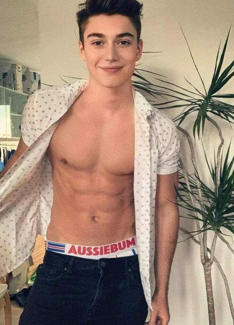 Shirtless Male Muscular Jock Smiling Hunk Open Shirt Beefcake Photo 4x6