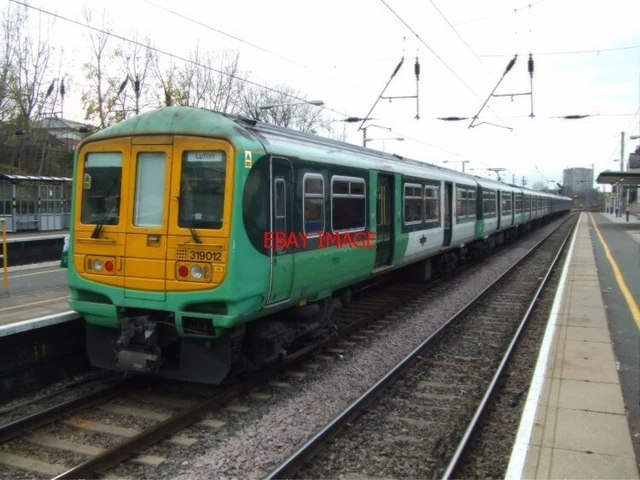 PHOTO CLASS 319 4-Car Emu No 319 008 At West Hampstead On A Wimbledon ...