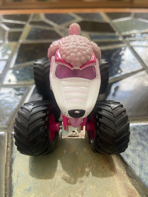 HOT WHEELS MONSTER Jam Monster Mutt Poodle Monster Truck Die Cast 1:64 ...