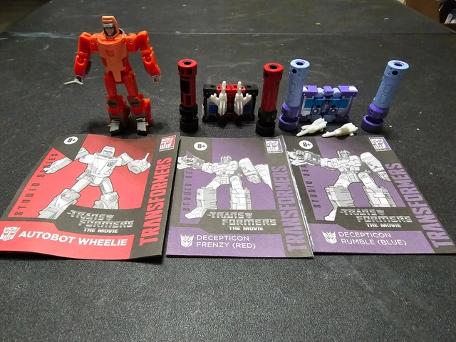 LOT TRANSFORMERS STUDIO Series Core Class Wheelie, rouge frénétique ...