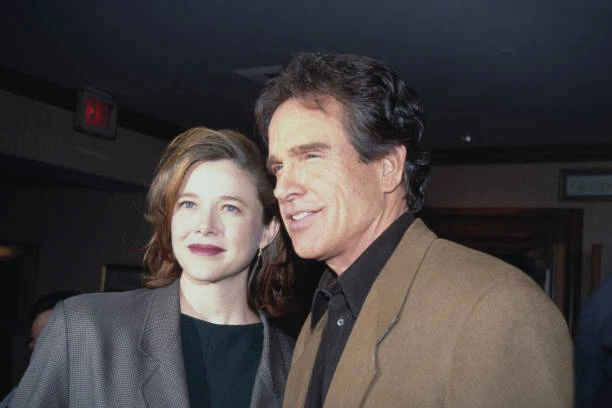 ANNETTE BENING AMERICAN actor Warren Beatty 17th Film Critics - 1992 ...