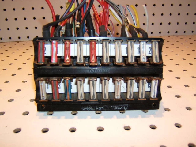 MERCEDES R107 SL/SLC Under dash RIGHT Fuse OEM 1 Box & Fuses,1075400450 ...