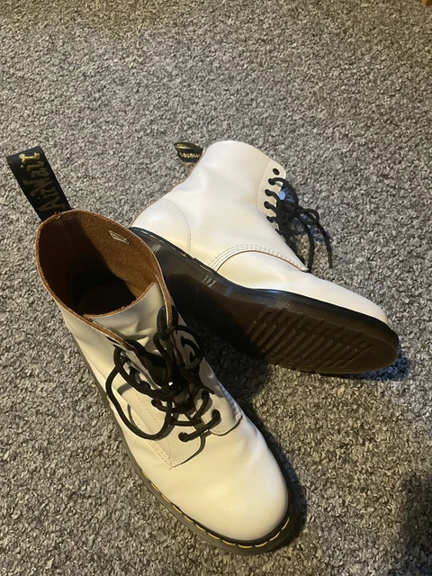 MEN’S DR MARTENS Quilon 1460 Boots Made In England Size 9.5 White £95. ...