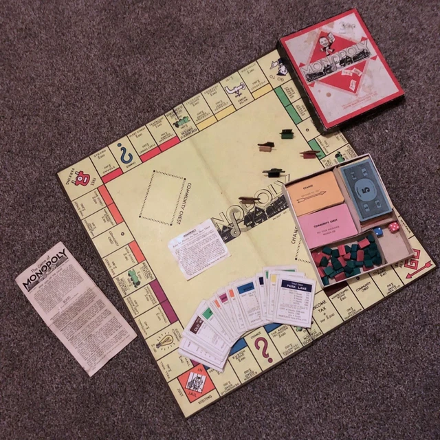 VINTAGE MONOPOLY SET and board-WW2 1940's-paper token playing pieces ...