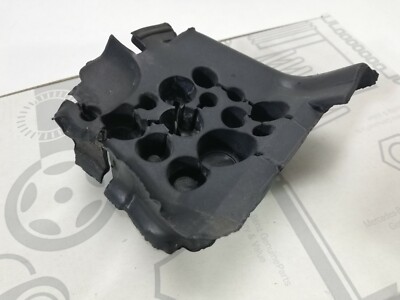 GENUINE MERCEDES 190 W201 Engine Bay Cable Duct Rubber Left 2019970981 ...