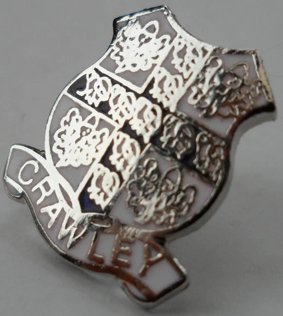 CRAWLEY TOWN CREST Pin Badge EUR 7,26 - PicClick FR