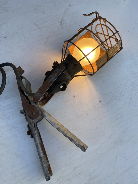 VINTAGE INDUSTRIAL STADIUM Gripper Garage Inspection Lamp Workshop ...