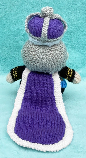 KNITTING PATTERN - King Charles III inspired choc orange cover / 15cms ...