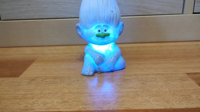 DREAMWORKS TROLLS WORLD Tour Guy Diamond Colour Changing Night Light ...