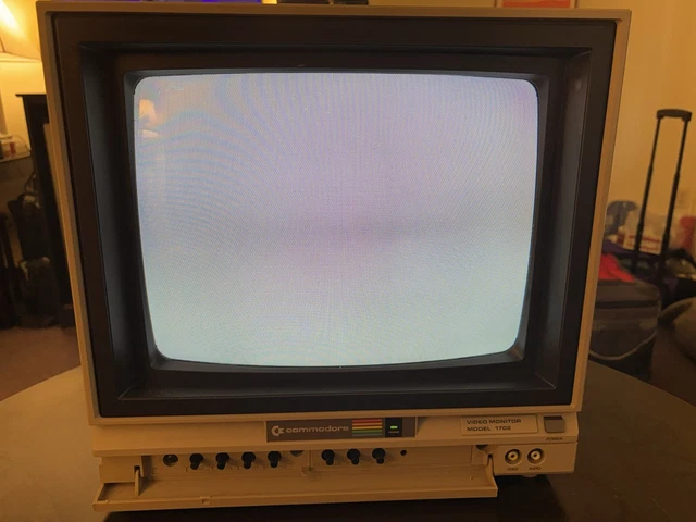 1984 COMMODORE 1702 Color Video CRT Monitor Retro Computing Gaming ...
