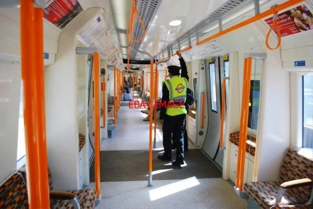 PHOTO INTERIOR Of Class 378/1 06/10 £2.00 - PicClick UK