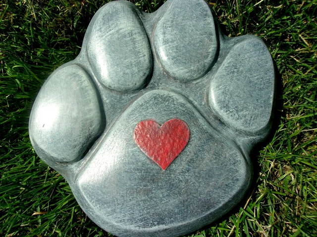 DOG PAW PRINT stepping stone mold 12" x 12" x 2" plaster concrete ...