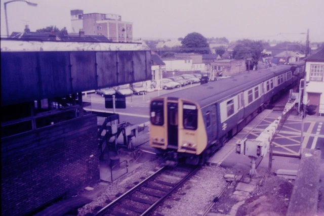 1986 BRITISH RAIL Diesel Loco Ware Level Crossing Railway Slide Ref ...