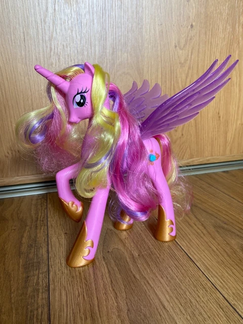 MY LITTLE PONY Princess Cadence Wedding Day Figure Lights & Sounds ...