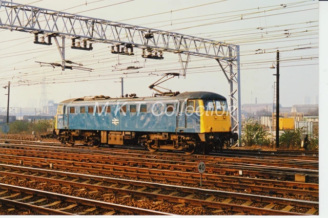 RAILWAY PHOTO CLASS 81 81007 @ Stratford 8/2/89 L.E. to Dagenham Docks ...