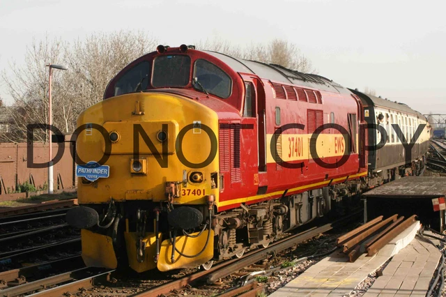 UK DIESEL TRAIN Railway Photograph Of Class 37 37401 Loco. Rm37-1127 £1 ...