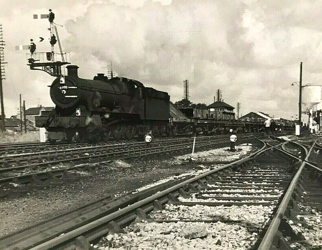 VINTAGE ACTON BURNELL Hall 6991 Train Photo British Railways Men Track ...