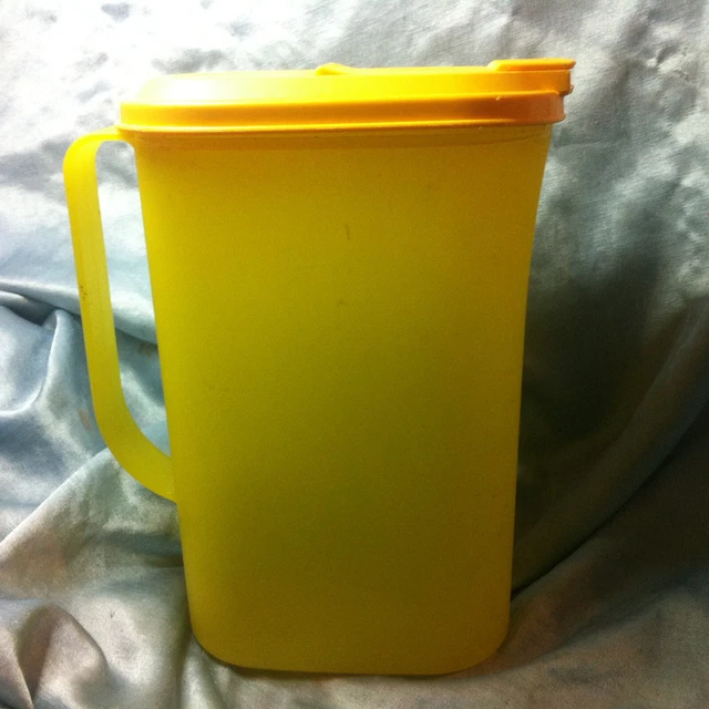 POT TUPPERWARE POT à jus source dorée pot à lait pot à eau D23 jaune 1 ...