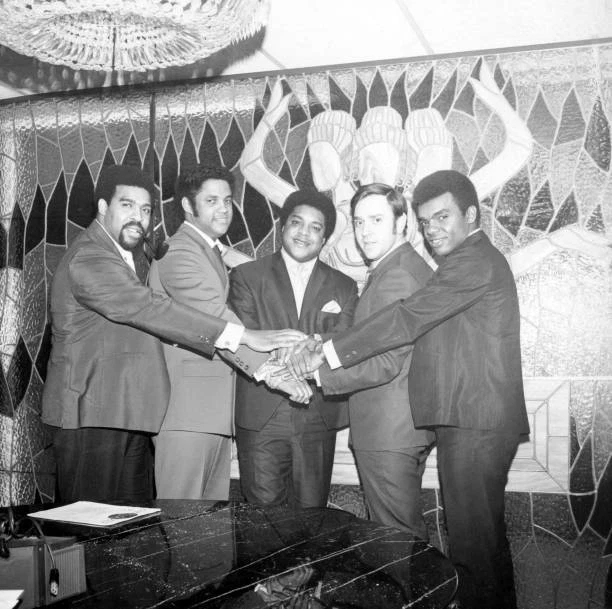 RUDOLPH ISLEY, UNIDENT, O'Kelly Isley, Jr, Neil Bogart And Rona - 1969 ...