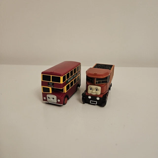 VEICOLI AUTOBUS TOMY Thomas Trackmaster Elizabeth & Red bulgy (a ...