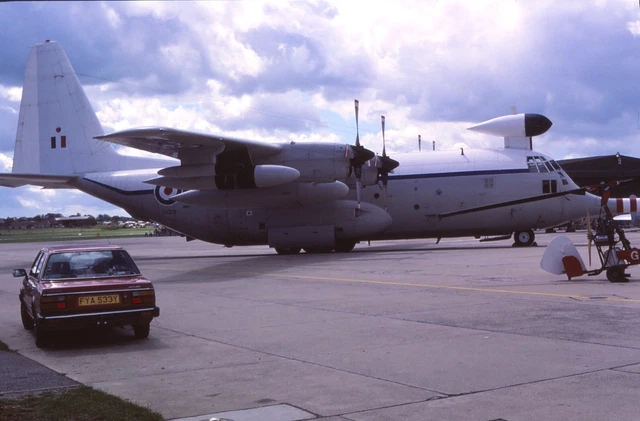 ORIGINAL COLOUR SLIDE Hercules W.2 XV208 'Snoopy' of Meteorological ...