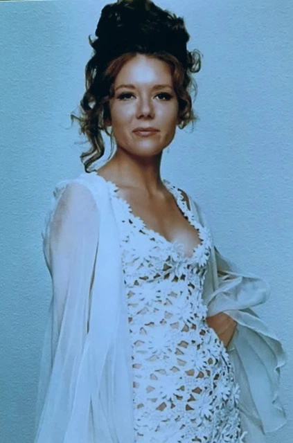 DIANA RIGG TV & Film Actress (The Avengers) Unsigned Colour Photo 10cm ...