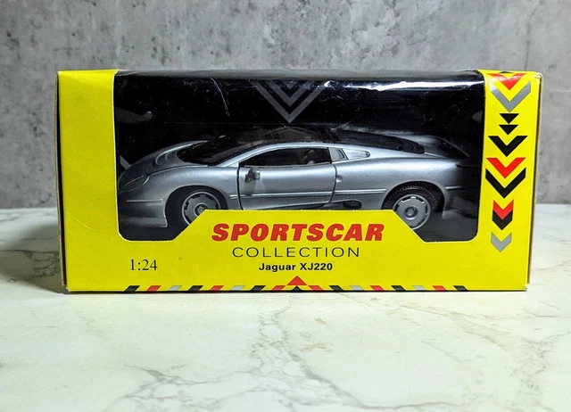 MAISTO SHELL SPORTS Car Collection Jaguar XJ220 on Plinth- Boxed ...
