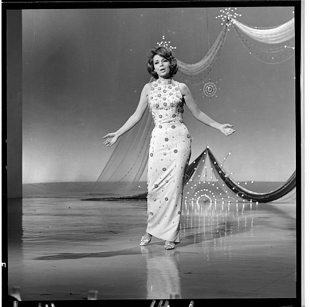 ABBE LANE PERFORMING on TV 1966 The Hollywood Palace Old Photo 16 EUR 6 ...