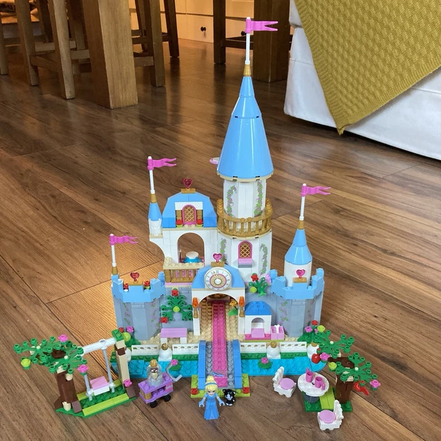 LEGO DISNEY PRINCESS 41055 Cinderella’s castle (prince figure missing ...