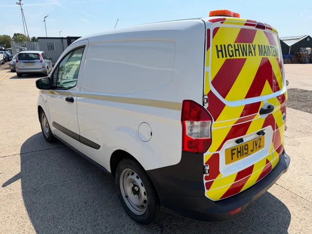 FORD TRANSIT COURIER base air con salvage light front end damaged euro ...
