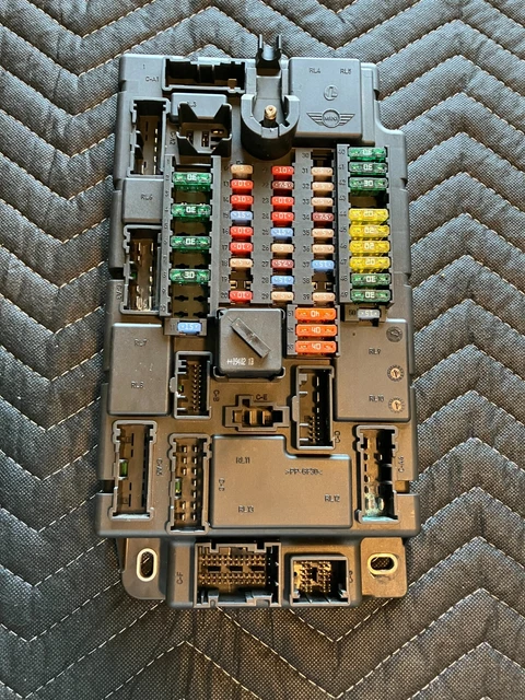 MINI COOPER R56 PL3 Power Distribution Fuse Box 6135 3455527-01 H4 R56 ...