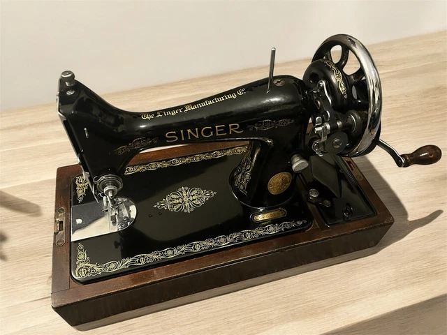 VINTAGE SINGER 99K Hand crank Sewing machine (1944). Rare with original ...
