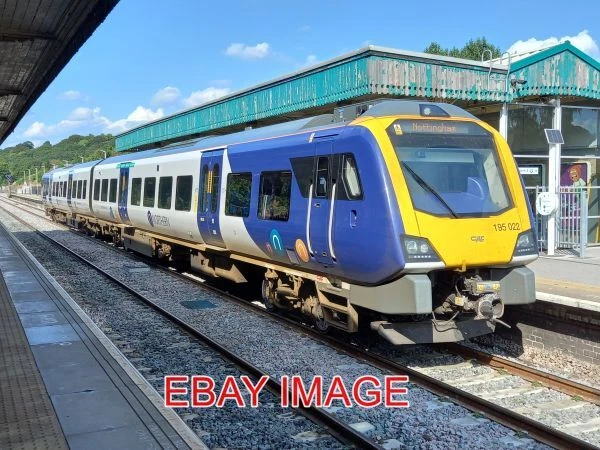 PHOTO CAF Class 195/0 'Civity' 2-Car Dmu No.195 022 At Chesterfield Of ...