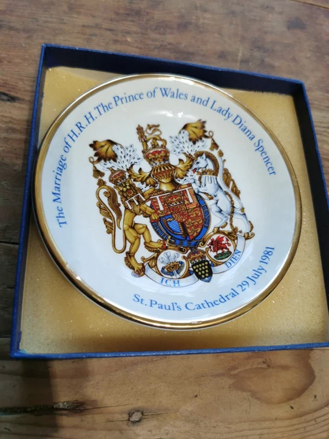 VINTAGE CERAMIC PLATE for the wedding of Prince Charles + Lady Diana ...