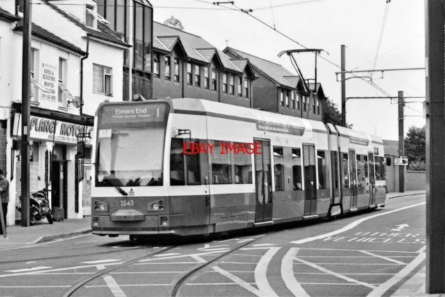 PHOTO CROYDON Tram No 2543 At Croydon 2001 £2.75 - PicClick UK