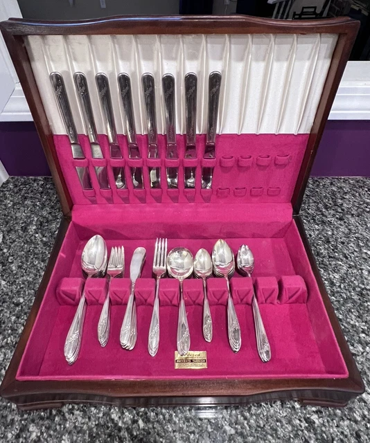 VINTAGE TUDOR PLATE Oneida Community Silverware Queen Bess II Pattern ...