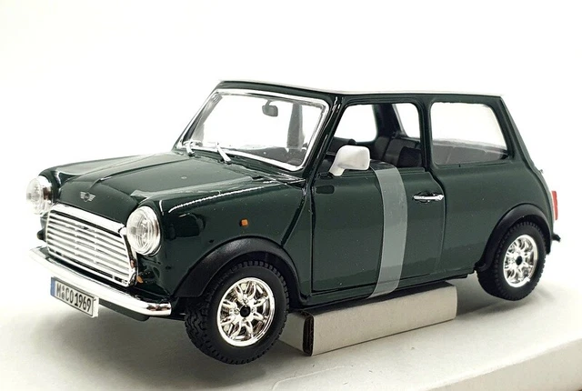 BURAGO 1/24 SCALE Diecast #18-22011G - Mini Cooper 1969 - Green/White ...