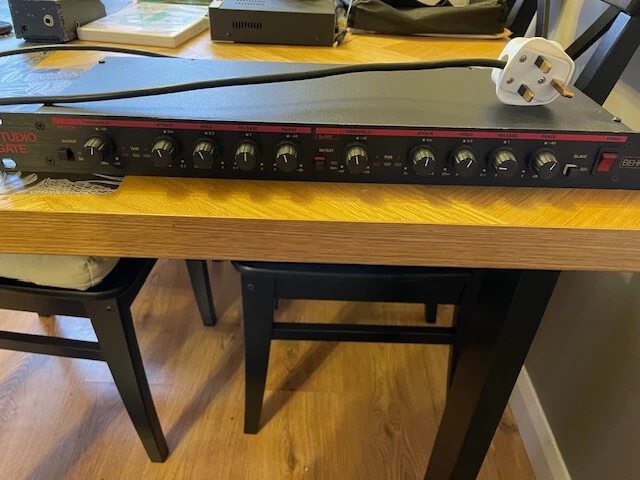 RACK MOUNTED STUDIO 2 channel Behringer studio gate - Full working ...