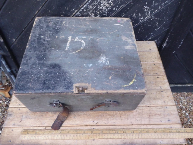 WW1 / WW2 era Wooden Ammo box / Instrument case with '15' painted on ...