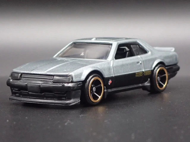 1981-1985 NISSAN SKYLINE R30 1:64 Echelle Collection Diorama Voiture ...