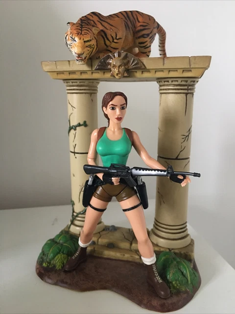 TOMB RAIDER PLAY Mates Figure Set Movie Lara Croft vs Bengal Tiger Mega ...