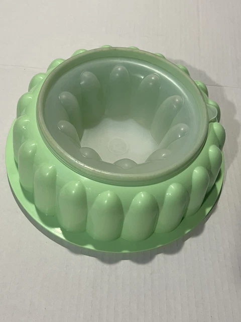VINTAGE TUPPERWARE MINT Green Jel-Ring Jello Gelatin Mold No Lid £8.52 ...