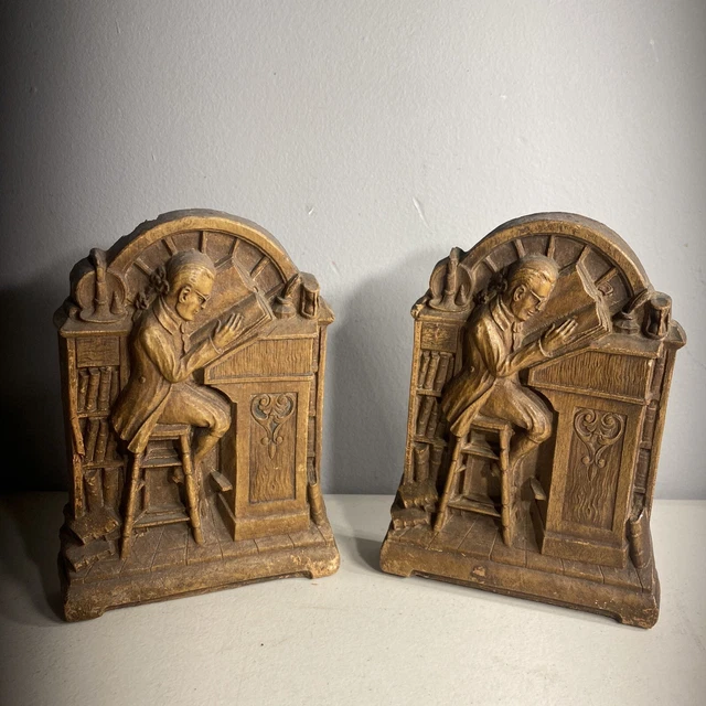 SYROCO WOOD SYRACUSE NY Victorian Man Reading at Library Desk Bookends ...