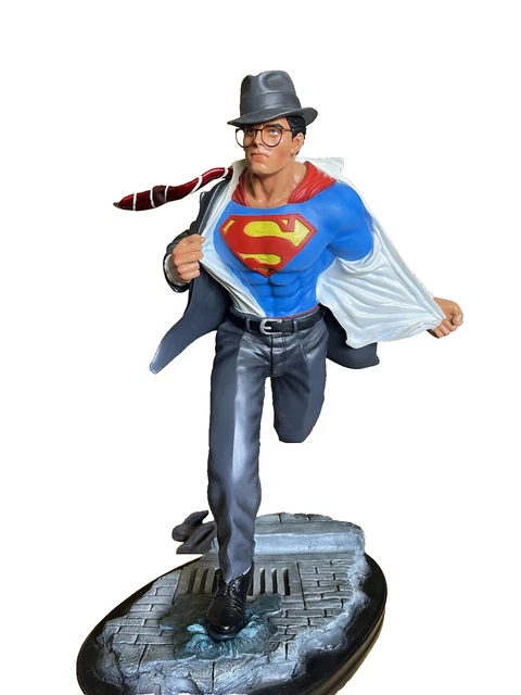 SUPERMAN CALL TO Action transitioning Statue 21" limited Edition 12/25 ...