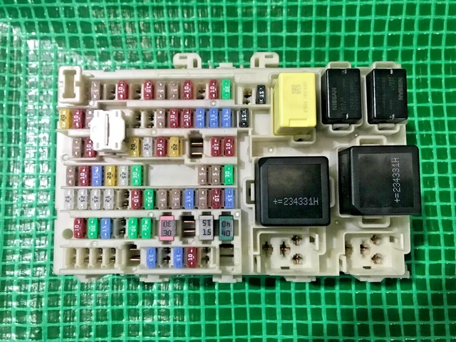 2024 RENAULT AUSTRAL Iconic E-Tech MK1 (HHN) Fuse Box Control Module ...