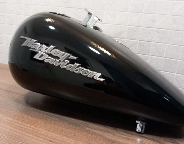 HARLEY DAVIDSON DYNA Street Bob Fuel tank Petrol Tank FXDB 2007 £450.00 ...
